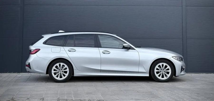 Grey BMW 318 2021 in Riga, with an engine capacity of 2.00 L and mileage of 196 thousand km for 18500 €, photo 6 on AUTOMOTO.COM.LV