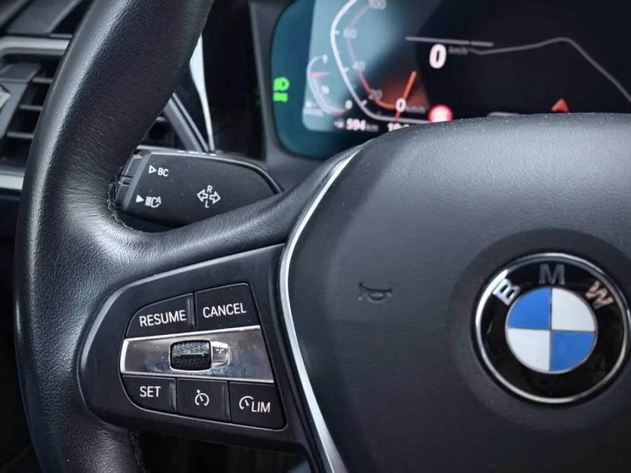 Grey BMW 318 2021 in Riga, with an engine capacity of 2.00 L and mileage of 196 thousand km for 18500 €, photo 13 on AUTOMOTO.COM.LV