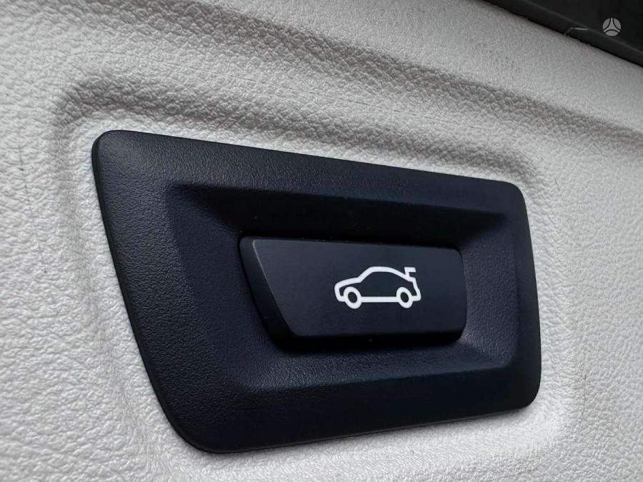 Pelēks BMW 318 2021 Viļņa, ar dzinēja tilpumu 2.00 L un nobraukumu 276 tūkst. km par 15400 €, foto 24 vietnē AUTOMOTO.COM.LV