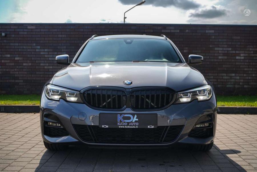 Grey BMW 318 2022 in Marijampole, with an engine capacity of 2.00 L and mileage of 127 thousand km for 21950 €, photo 4 on AUTOMOTO.COM.LV