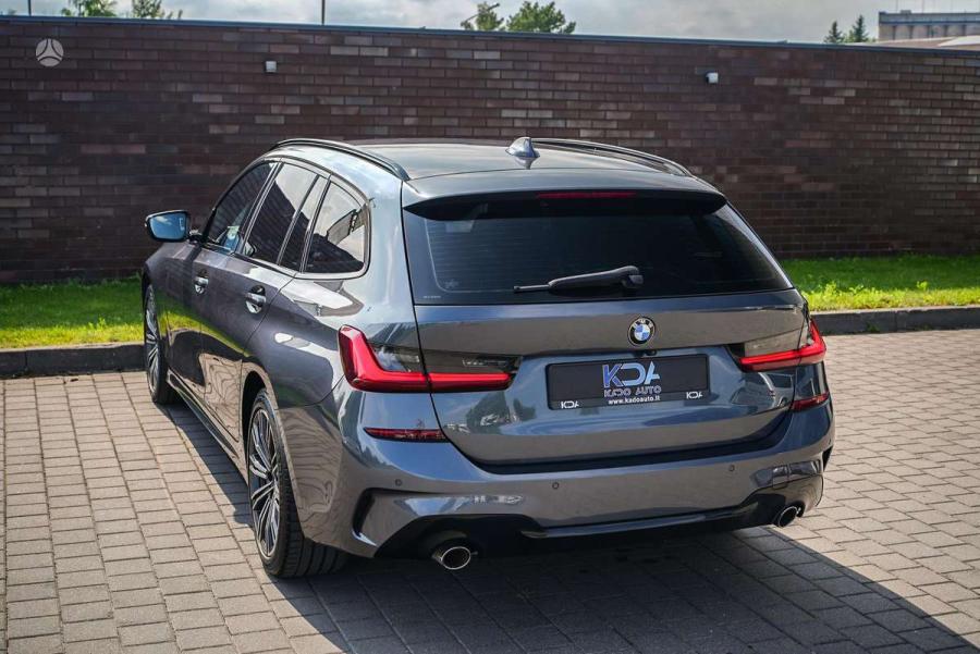 Grey BMW 318 2022 in Marijampole, with an engine capacity of 2.00 L and mileage of 127 thousand km for 21950 €, photo 10 on AUTOMOTO.COM.LV