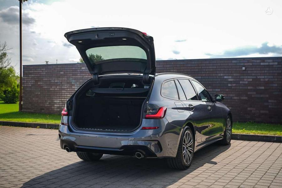 Grey BMW 318 2022 in Marijampole, with an engine capacity of 2.00 L and mileage of 127 thousand km for 21950 €, photo 14 on AUTOMOTO.COM.LV