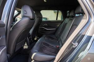 Grey BMW 318 2022 in Marijampole, with an engine capacity of 2.00 L and mileage of 127 thousand km for 21950 €, photo 33 on AUTOMOTO.COM.LV