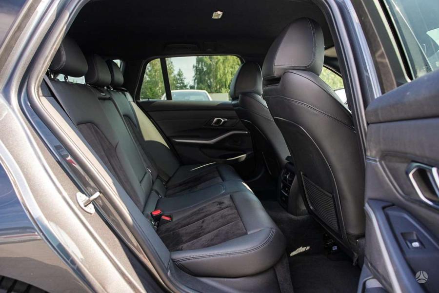 Grey BMW 318 2022 in Marijampole, with an engine capacity of 2.00 L and mileage of 127 thousand km for 21950 €, photo 35 on AUTOMOTO.COM.LV