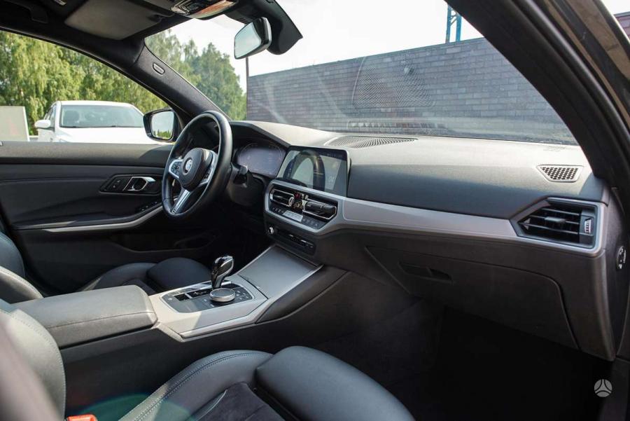 Grey BMW 318 2022 in Marijampole, with an engine capacity of 2.00 L and mileage of 127 thousand km for 21950 €, photo 37 on AUTOMOTO.COM.LV