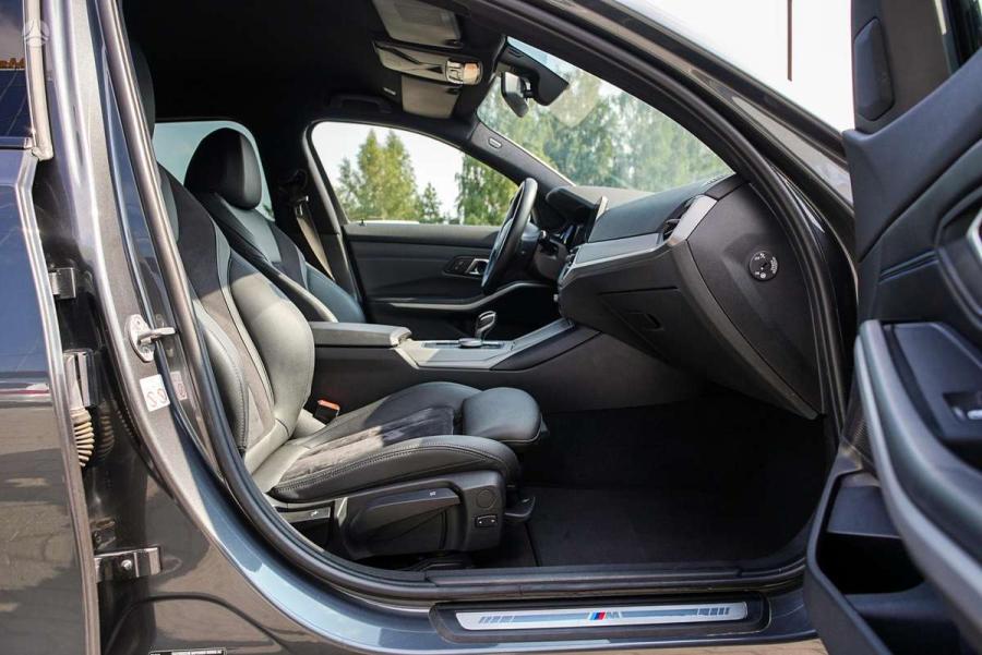 Grey BMW 318 2022 in Marijampole, with an engine capacity of 2.00 L and mileage of 127 thousand km for 21950 €, photo 38 on AUTOMOTO.COM.LV