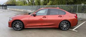 Orange BMW 318 2020 in Vilnius, with an engine capacity of 2.00 L and mileage of 149 thousand km for 17499 €, photo 3 on AUTOMOTO.COM.LV