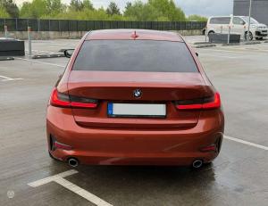 Orange BMW 318 2020 in Vilnius, with an engine capacity of 2.00 L and mileage of 149 thousand km for 17499 €, photo 5 on AUTOMOTO.COM.LV
