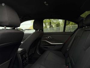 Orange BMW 318 2020 in Vilnius, with an engine capacity of 2.00 L and mileage of 149 thousand km for 17499 €, photo 12 on AUTOMOTO.COM.LV