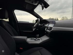 Orange BMW 318 2020 in Vilnius, with an engine capacity of 2.00 L and mileage of 149 thousand km for 17499 €, photo 20 on AUTOMOTO.COM.LV
