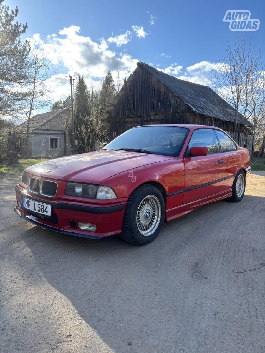Red BMW 318 1993 in Moletai, with an engine capacity of 1.80 L and mileage of 262 thousand km for 2950 €, photo 1 on AUTOMOTO.COM.LV