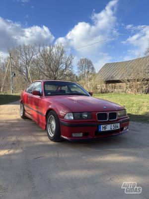 Red BMW 318 1993 in Moletai, with an engine capacity of 1.80 L and mileage of 262 thousand km for 2950 €, photo 3 on AUTOMOTO.COM.LV