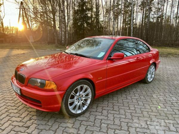 Red BMW 318 2000 in Valmiera, with an engine capacity of 1.80 L and mileage of 157 thousand km for 4850 €, photo 2 on AUTOMOTO.COM.LV