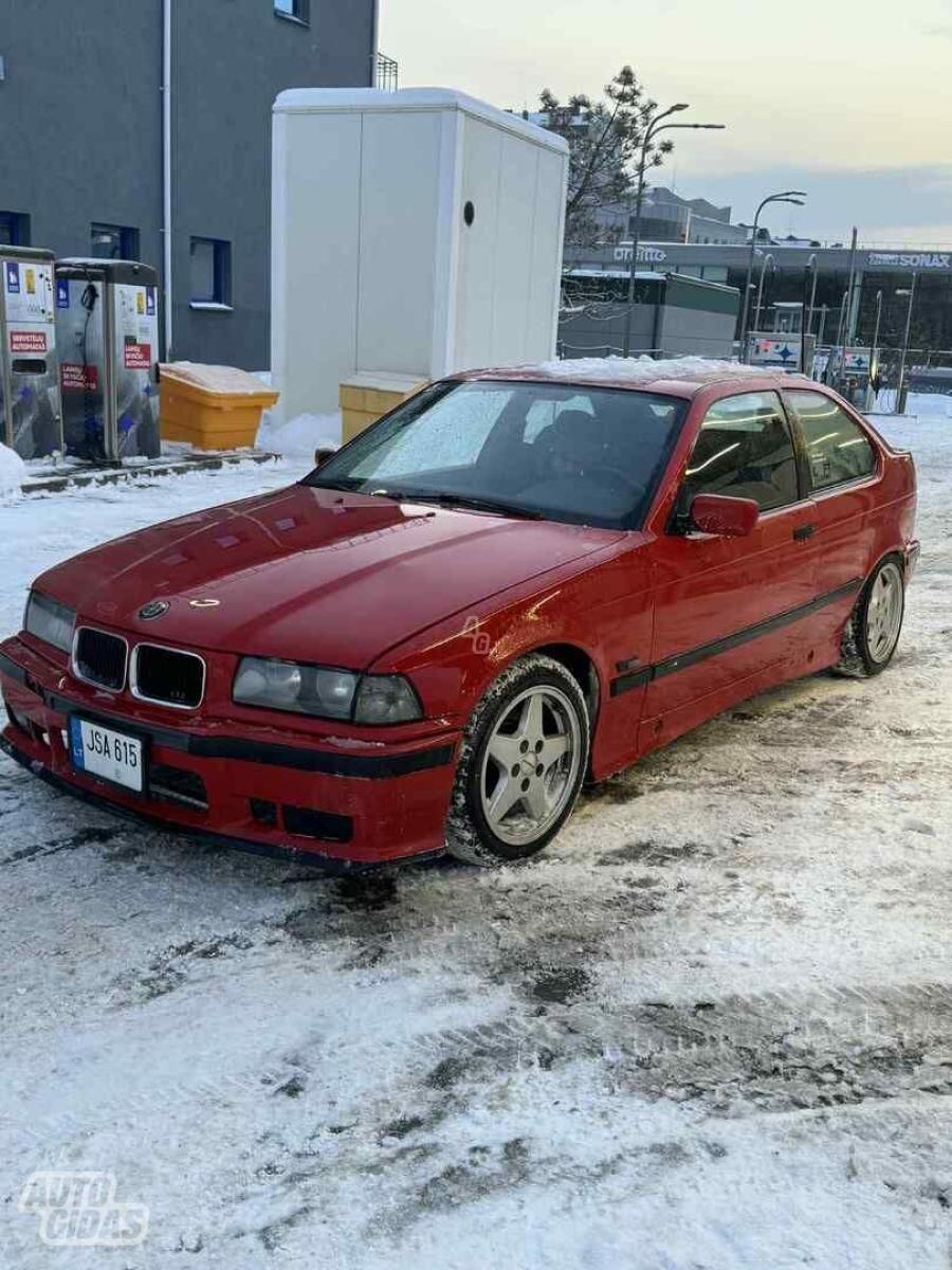 Sarkans BMW 318 1998 Viļņa, ar dzinēja tilpumu 1.80 L un nobraukumu 230 tūkst. km par 1550 €, foto 2 vietnē AUTOMOTO.COM.LV