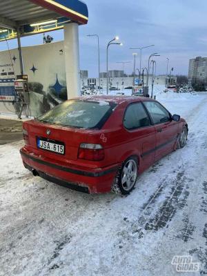 Sarkans BMW 318 1998 Viļņa, ar dzinēja tilpumu 1.80 L un nobraukumu 230 tūkst. km par 1550 €, foto 4 vietnē AUTOMOTO.COM.LV