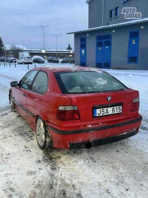 Sarkans BMW 318 1998 Viļņa, ar dzinēja tilpumu 1.80 L un nobraukumu 230 tūkst. km par 1550 €, foto 5 vietnē AUTOMOTO.COM.LV