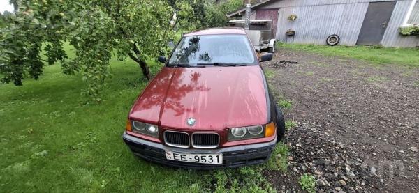 Red BMW 318 1991 in Riga, with an engine capacity of 1.80 L and mileage of 287 thousand km for 850 €, photo 3 on AUTOMOTO.COM.LV