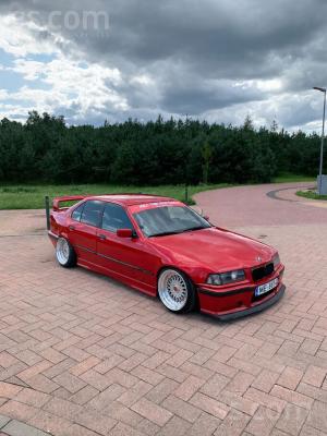 Red BMW 318 1991 in Riga, with an engine capacity of 2.50 L and mileage of 160 thousand km for 4800 €, photo 4 on AUTOMOTO.COM.LV