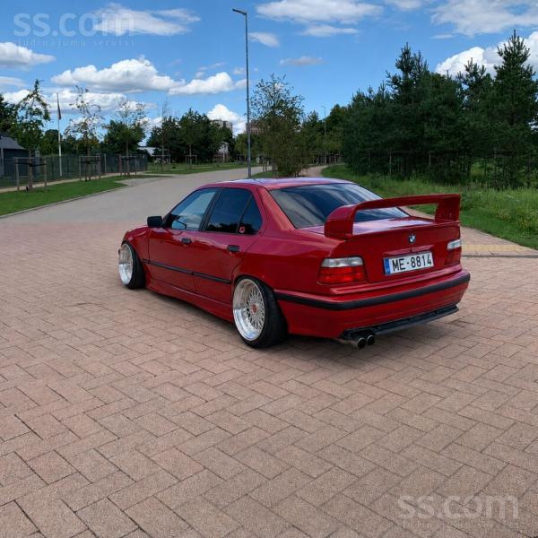 Red BMW 318 1991 in Riga, with an engine capacity of 2.50 L and mileage of 160 thousand km for 4800 €, photo 4 on AUTOMOTO.COM.LV