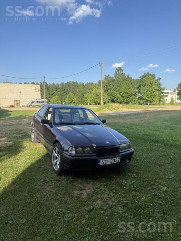 Sarkans BMW 318 1993 Rēzekne, ar dzinēja tilpumu 1.80 L un nobraukumu 335 tūkst. km par 2600 €, foto 2 vietnē AUTOMOTO.COM.LV