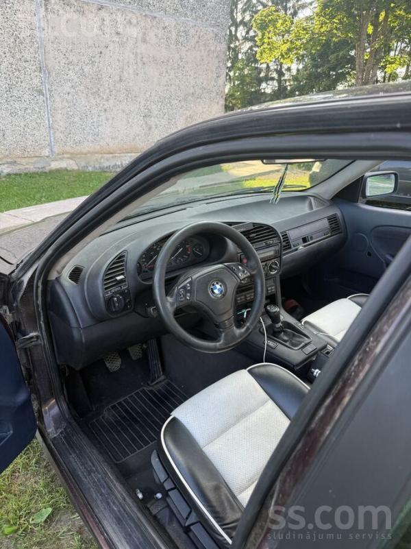 Sarkans BMW 318 1993 Rēzekne, ar dzinēja tilpumu 1.80 L un nobraukumu 335 tūkst. km par 2600 €, foto 5 vietnē AUTOMOTO.COM.LV