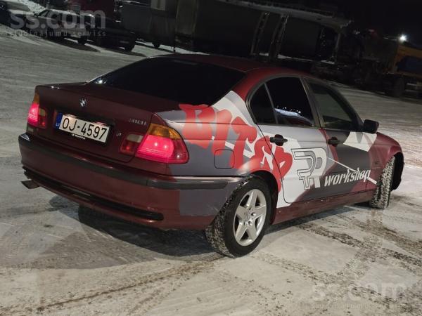 Red BMW 318 1998 in Cesis, with an engine capacity of 1.80 L and mileage of 224 thousand km for 1500 €, photo 6 on AUTOMOTO.COM.LV