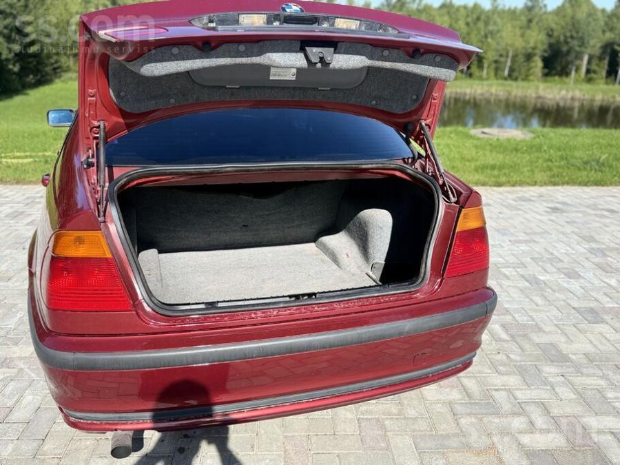 Sarkans BMW 318 1998 Cēsis, ar dzinēja tilpumu 1.80 L un nobraukumu 227 tūkst. km par 1350 €, foto 6 vietnē AUTOMOTO.COM.LV