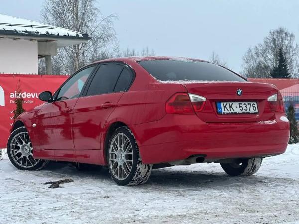 Sarkans BMW 318 2005 Jelgava, ar dzinēja tilpumu 2.00 L un nobraukumu 268 tūkst. km par 2690 €, foto 4 vietnē AUTOMOTO.COM.LV