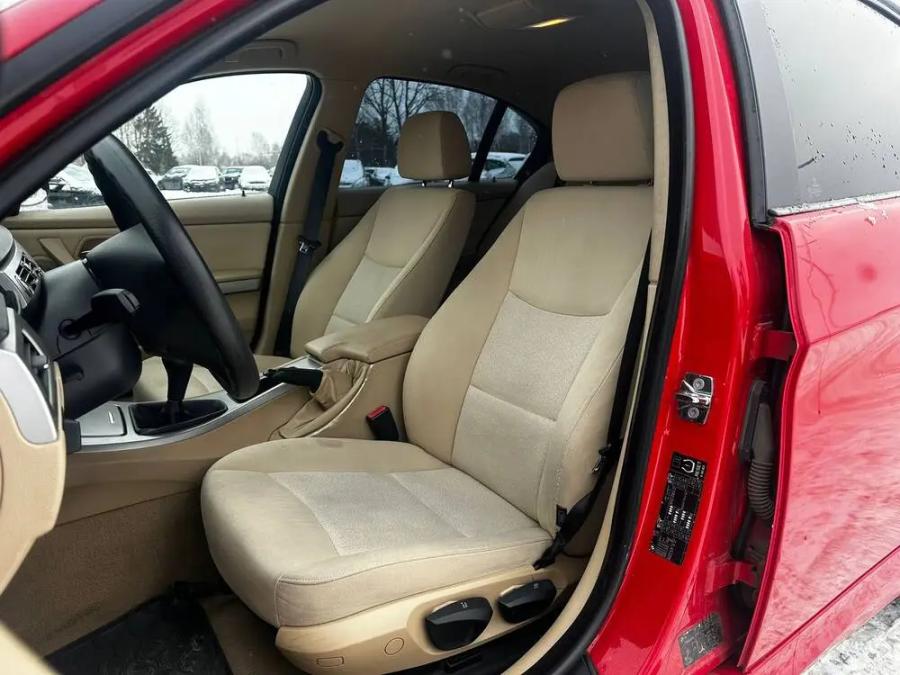 Sarkans BMW 318 2005 Jelgava, ar dzinēja tilpumu 2.00 L un nobraukumu 268 tūkst. km par 2690 €, foto 8 vietnē AUTOMOTO.COM.LV