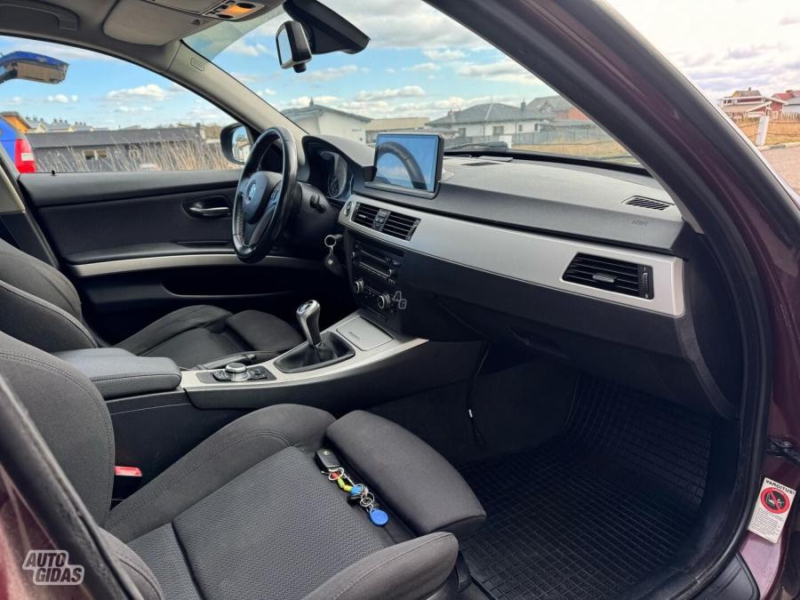 Sarkans BMW 318 2009 Alīta, ar dzinēja tilpumu 2.00 L un nobraukumu 260 tūkst. km par 1700 €, foto 5 vietnē AUTOMOTO.COM.LV