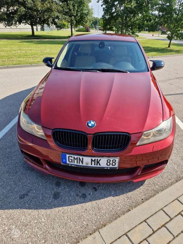 Sarkans BMW 318 2011 Kauņa, ar dzinēja tilpumu 2.00 L un nobraukumu 317 tūkst. km par 5250 €, foto 1 vietnē AUTOMOTO.COM.LV