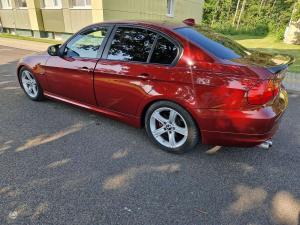 Sarkans BMW 318 2011 Kauņa, ar dzinēja tilpumu 2.00 L un nobraukumu 317 tūkst. km par 5250 €, foto 24 vietnē AUTOMOTO.COM.LV