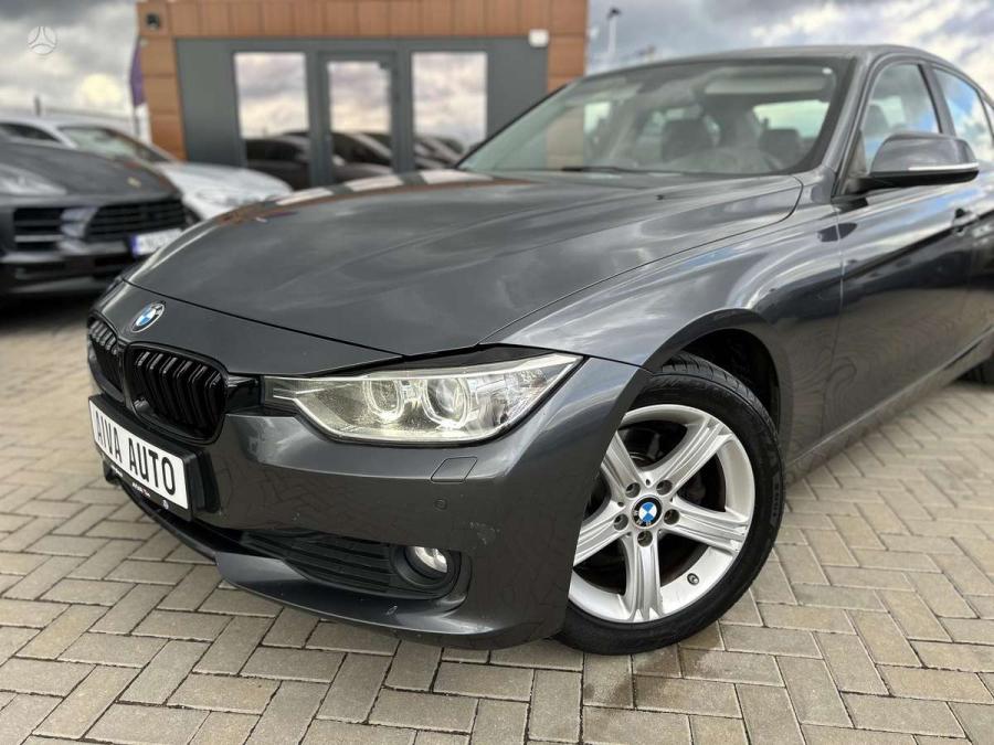 Red BMW 318 2014 in Kaunas, with an engine capacity of 2.00 L and mileage of 234 thousand km for 9550 €, photo 3 on AUTOMOTO.COM.LV