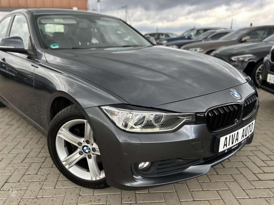Red BMW 318 2014 in Kaunas, with an engine capacity of 2.00 L and mileage of 234 thousand km for 9550 €, photo 5 on AUTOMOTO.COM.LV