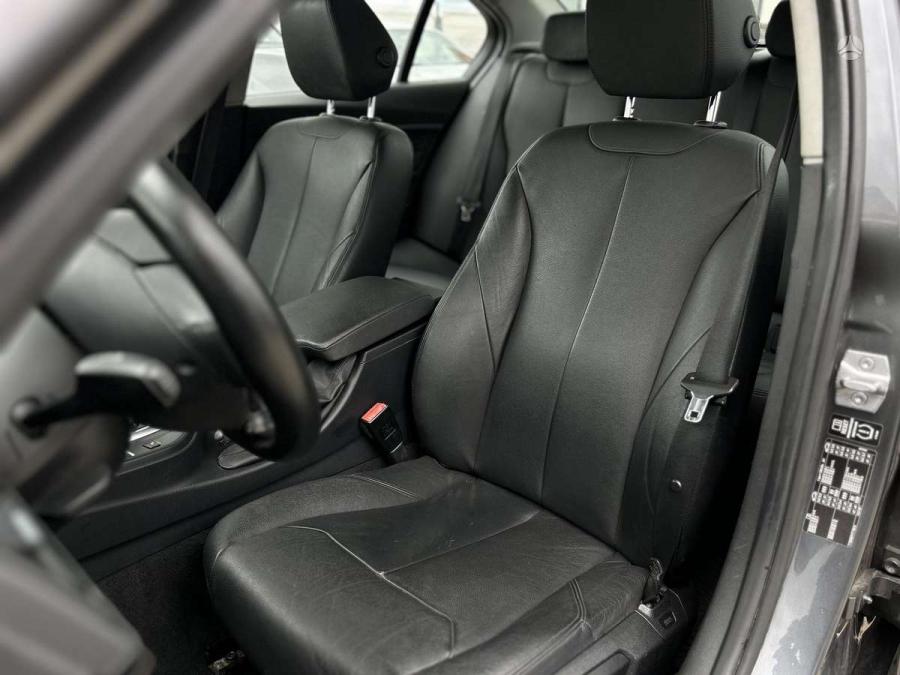 Red BMW 318 2014 in Kaunas, with an engine capacity of 2.00 L and mileage of 234 thousand km for 9550 €, photo 18 on AUTOMOTO.COM.LV
