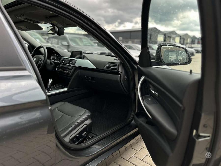 Red BMW 318 2014 in Kaunas, with an engine capacity of 2.00 L and mileage of 234 thousand km for 9550 €, photo 30 on AUTOMOTO.COM.LV