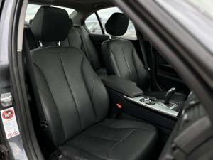 Red BMW 318 2014 in Kaunas, with an engine capacity of 2.00 L and mileage of 234 thousand km for 9550 €, photo 32 on AUTOMOTO.COM.LV