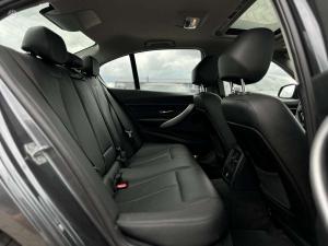 Red BMW 318 2014 in Kaunas, with an engine capacity of 2.00 L and mileage of 234 thousand km for 9550 €, photo 38 on AUTOMOTO.COM.LV