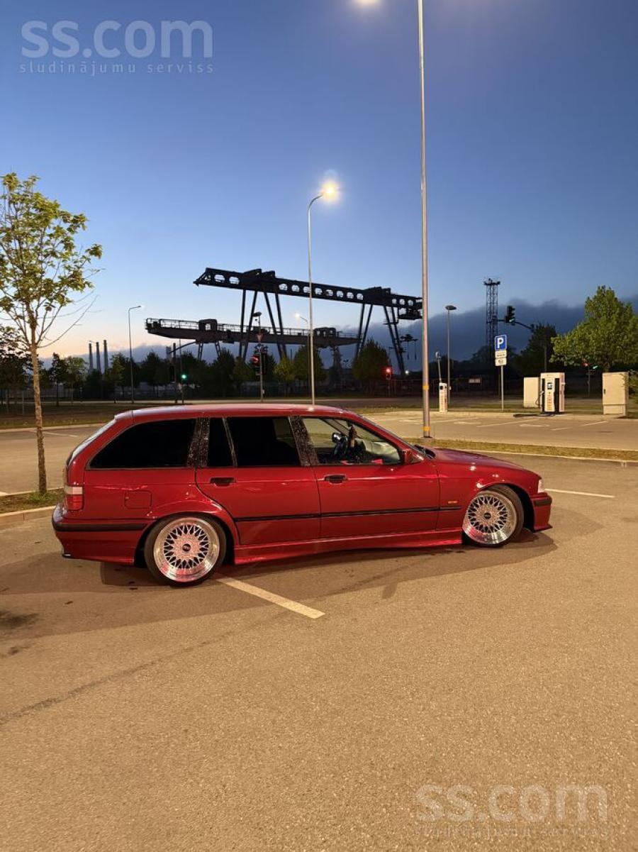 Red BMW 318 1997 in Liepaja, with an engine capacity of 1.80 L and mileage of 333 thousand km for 4400 €, photo 5 on AUTOMOTO.COM.LV