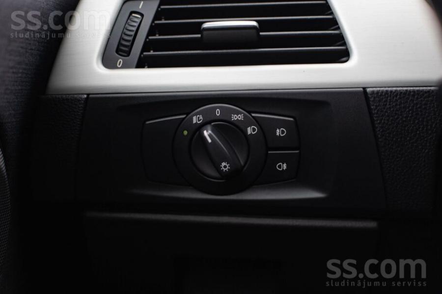 Sarkans BMW 318 2007 Rīga, ar dzinēja tilpumu 2.00 L un nobraukumu 168 tūkst. km par 4890 €, foto 15 vietnē AUTOMOTO.COM.LV