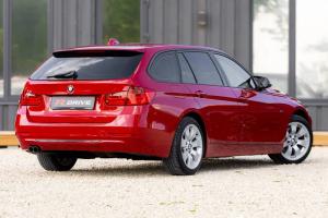 Red BMW 318 2012 in Jelgava, with an engine capacity of 2.00 L and mileage of 310 thousand km for 7500 €, photo 8 on AUTOMOTO.COM.LV