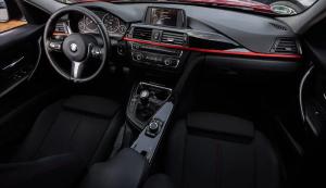 Red BMW 318 2012 in Jelgava, with an engine capacity of 2.00 L and mileage of 310 thousand km for 7500 €, photo 11 on AUTOMOTO.COM.LV