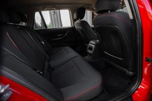 Red BMW 318 2012 in Jelgava, with an engine capacity of 2.00 L and mileage of 310 thousand km for 7500 €, photo 15 on AUTOMOTO.COM.LV