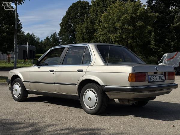 BMW 318 1985 Klaipėda, ar dzinēja tilpumu 1.80 L un nobraukumu 90 tūkst. km par 7300 €, foto 3 vietnē AUTOMOTO.COM.LV