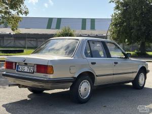 BMW 318 1985 Klaipėda, ar dzinēja tilpumu 1.80 L un nobraukumu 90 tūkst. km par 7300 €, foto 5 vietnē AUTOMOTO.COM.LV