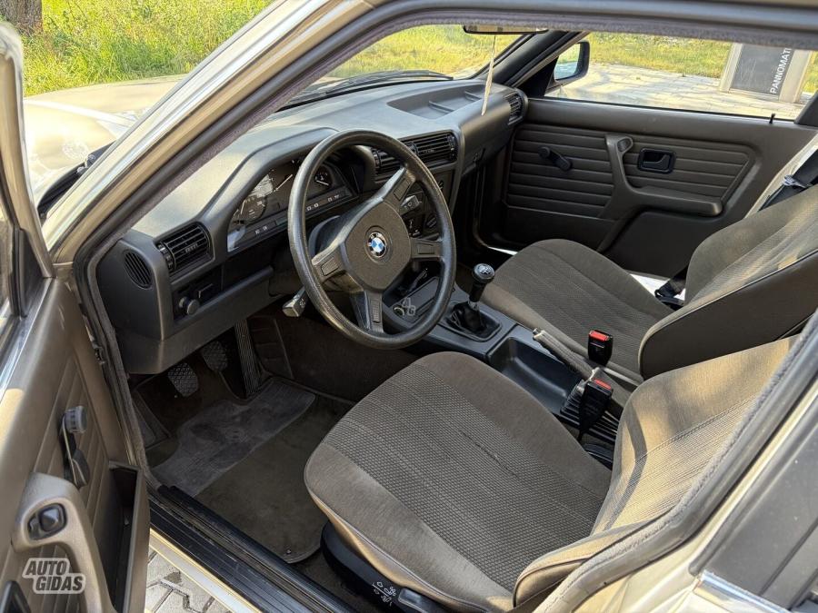 BMW 318 1985 Klaipėda, ar dzinēja tilpumu 1.80 L un nobraukumu 90 tūkst. km par 7300 €, foto 12 vietnē AUTOMOTO.COM.LV
