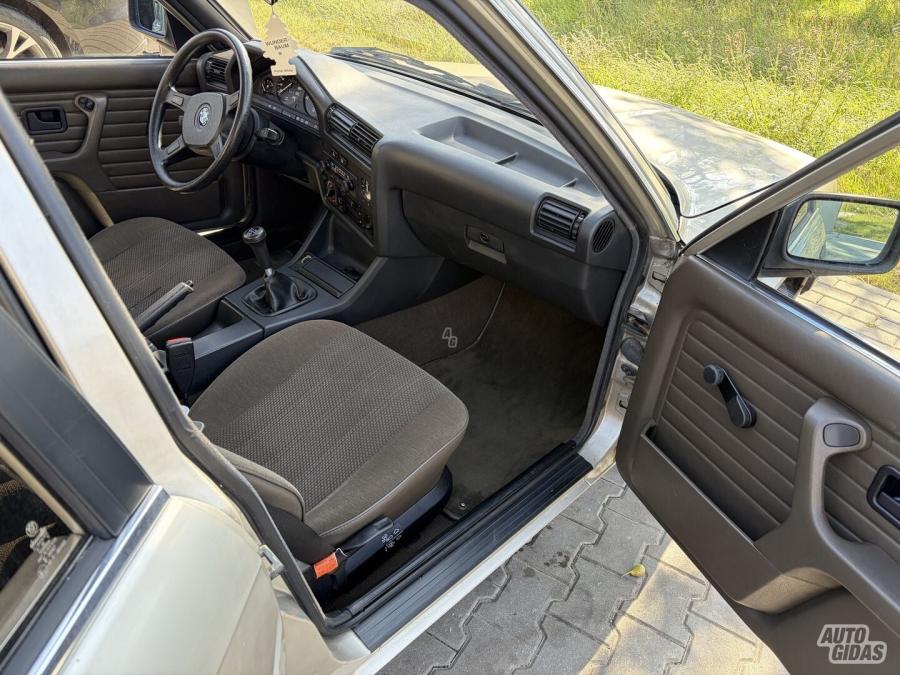 BMW 318 1985 Klaipėda, ar dzinēja tilpumu 1.80 L un nobraukumu 90 tūkst. km par 7300 €, foto 13 vietnē AUTOMOTO.COM.LV