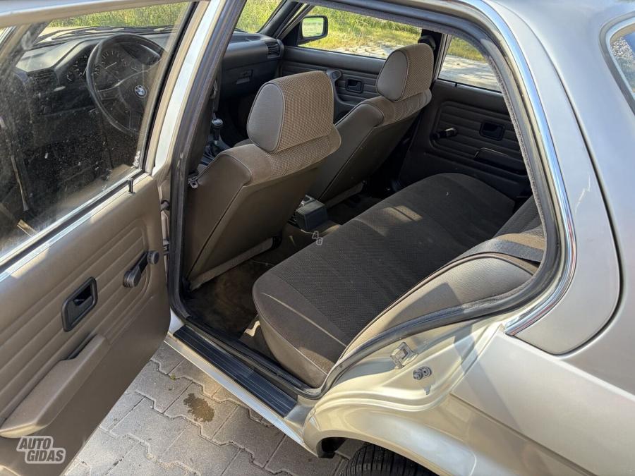 BMW 318 1985 Klaipėda, ar dzinēja tilpumu 1.80 L un nobraukumu 90 tūkst. km par 7300 €, foto 14 vietnē AUTOMOTO.COM.LV