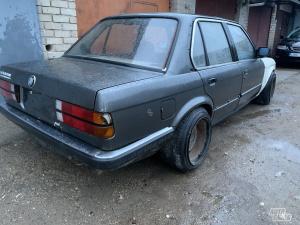 BMW 318 1987 Jonava, ar dzinēja tilpumu 2.80 L un nobraukumu 298 tūkst. km par 1800 €, foto 4 vietnē AUTOMOTO.COM.LV