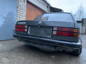 BMW 318 1987 Jonava, ar dzinēja tilpumu 2.80 L un nobraukumu 298 tūkst. km par 1800 €, foto 5 vietnē AUTOMOTO.COM.LV